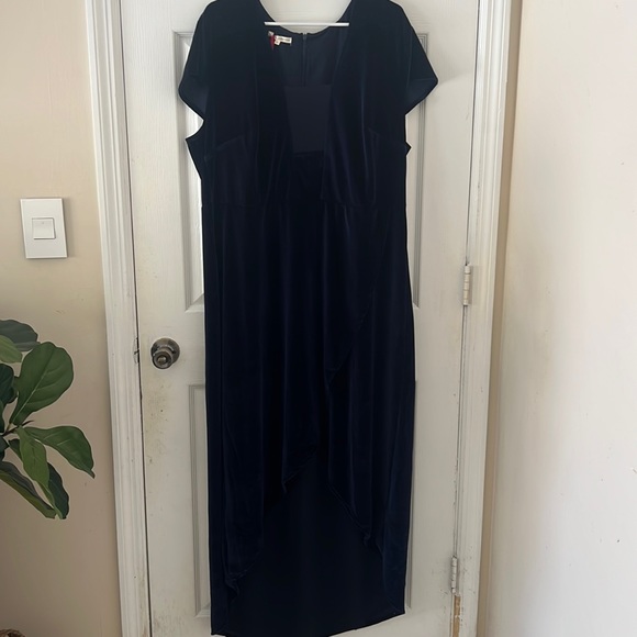 Dresses | Royal Midnight Blue Velvet Plus Size Formal Dress 2x | Poshmark